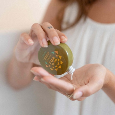 Face & Body Magic Sun Oil - ecoLiving.co.uk