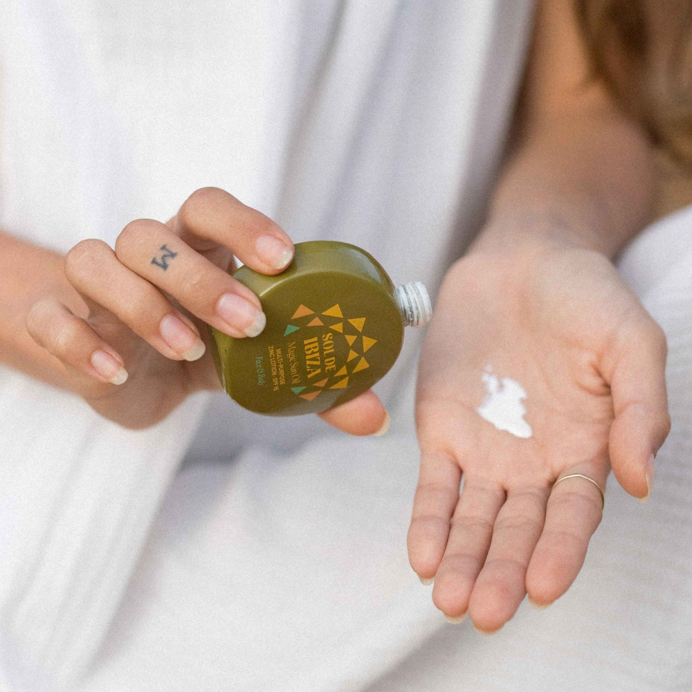 Face & Body Magic Sun Oil - ecoLiving.co.uk