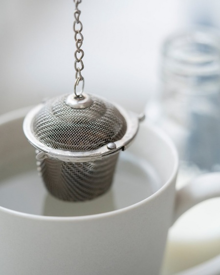 Tea Basket - Stainless Steel Loose Leaf Tea Infuser - ecoLiving.co.uk